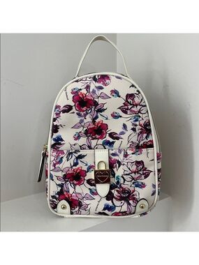 Juicy Couture | Bags | Juicy Couture Lock N Heart Mini Backpack Cream ...